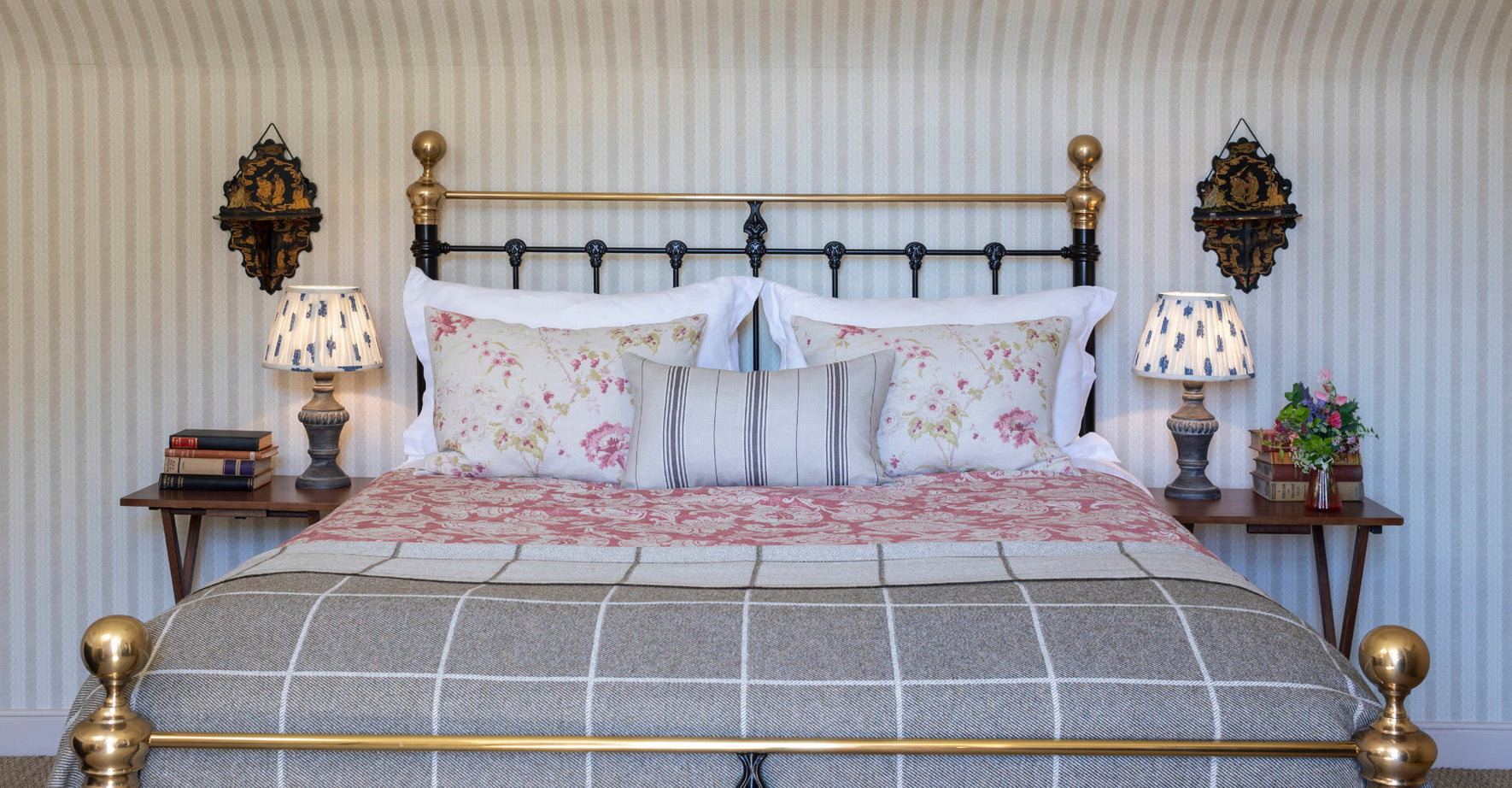 Inchyra - beautiful fabrics and wallpapers from the heart of Scotland